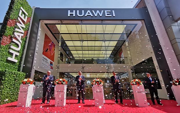 Huawei abre 9 nuevas Huawei Experience Stores. Top Management